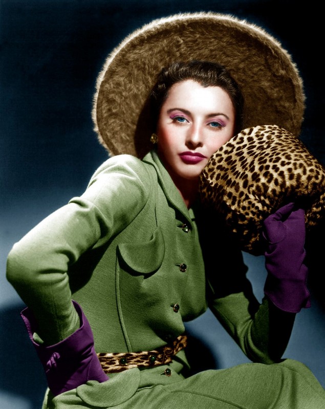 Female Movie Star Studio Portrait Photography – Baumwoll Archives